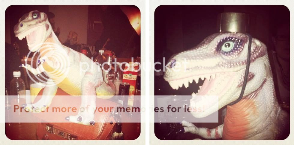 » MEET PUFF, THE MAGIC T-REX Velvet Snow